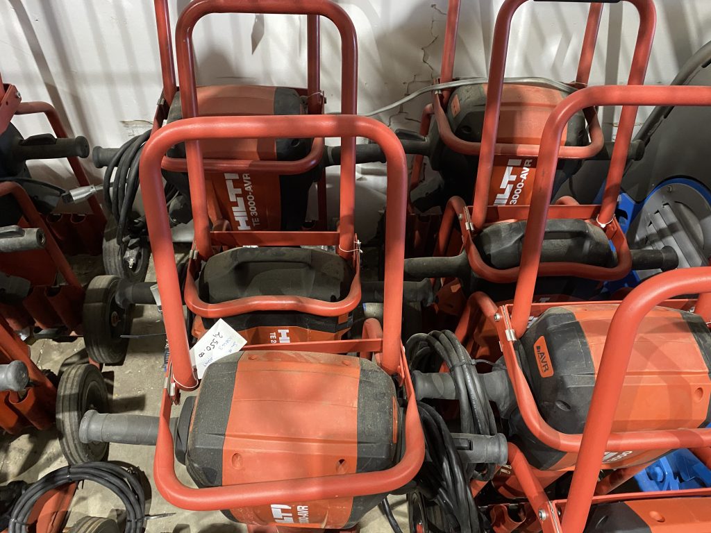 Hilti TE 3000-AVR w/ Cart 1-1/8″ TE 3000-AVR Demolition Jack Hammer ...
