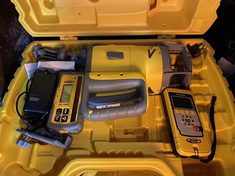 Trimble Spectra Precision LL400 Rotary Laser w/ HR550 Receiver Sensor ...