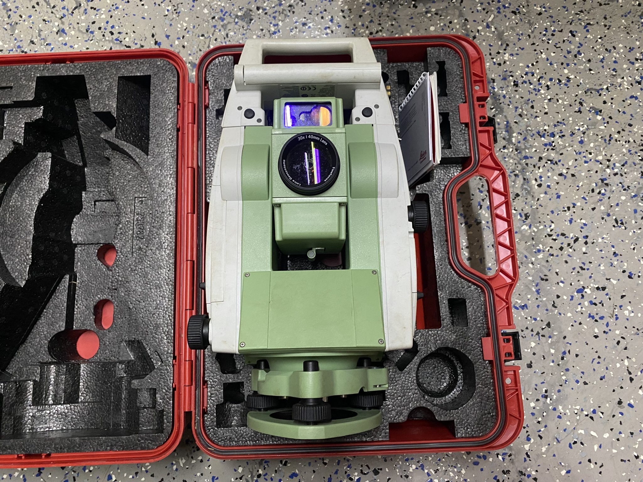 Leica TS15 5″ R400 Robotic Total Station – Advanced Tool & Equipment